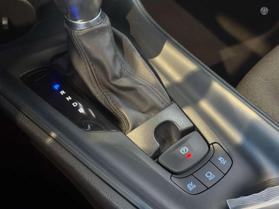 Balts Toyota C-HR 2022 Šauļi, ar dzinēja tilpumu 1.80 L un nobraukumu 106 tūkst. km par 21900 €, foto 20 vietnē AUTOMOTO.COM.LV