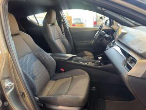 Balts Toyota C-HR 2022 Šauļi, ar dzinēja tilpumu 1.80 L un nobraukumu 106 tūkst. km par 21900 €, foto 23 vietnē AUTOMOTO.COM.LV