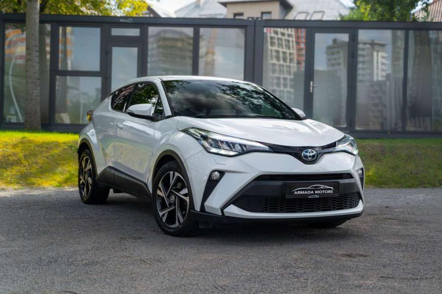 Balts Toyota C-HR 2022 Viļņa, ar dzinēja tilpumu 1.80 L un nobraukumu 122 tūkst. km par 19900 €, foto 1 vietnē AUTOMOTO.COM.LV