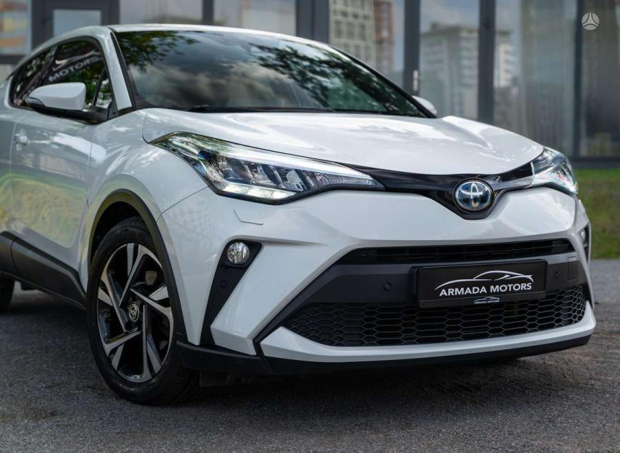 Balts Toyota C-HR 2022 Viļņa, ar dzinēja tilpumu 1.80 L un nobraukumu 122 tūkst. km par 19900 €, foto 3 vietnē AUTOMOTO.COM.LV