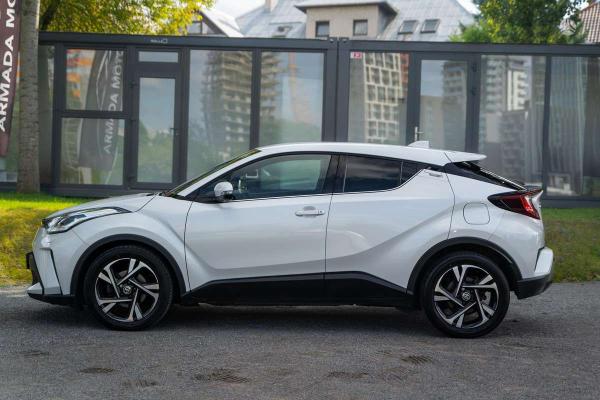 Белый Тойота C-HR 2022 в Вильнюс, объемом двигателя 1.80 л и пробегом 122 тыс. км за 19900 €, фото 9 на AUTOMOTO.COM.LV