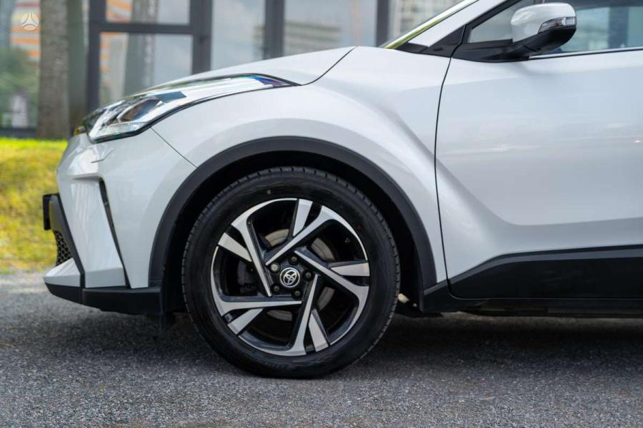Balts Toyota C-HR 2022 Viļņa, ar dzinēja tilpumu 1.80 L un nobraukumu 122 tūkst. km par 19900 €, foto 10 vietnē AUTOMOTO.COM.LV