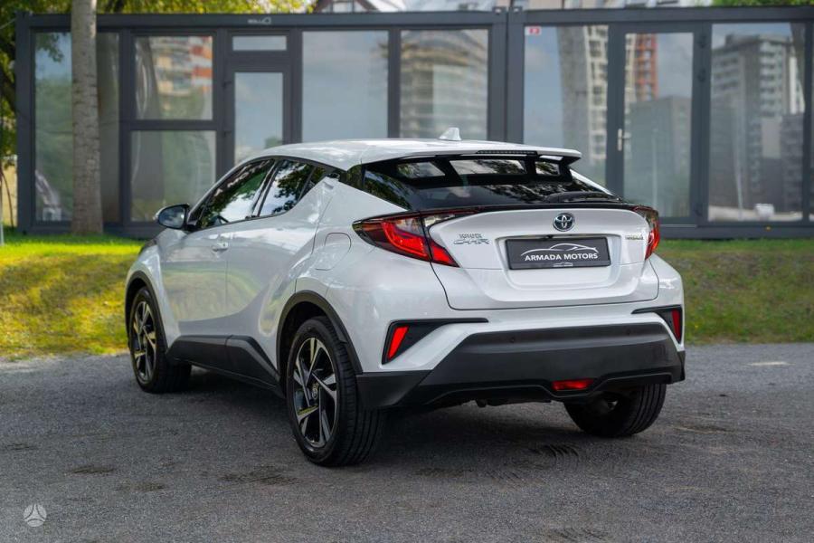 Balts Toyota C-HR 2022 Viļņa, ar dzinēja tilpumu 1.80 L un nobraukumu 122 tūkst. km par 19900 €, foto 14 vietnē AUTOMOTO.COM.LV