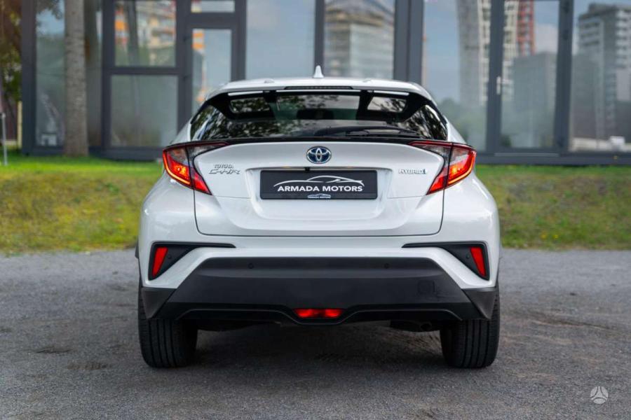 Balts Toyota C-HR 2022 Viļņa, ar dzinēja tilpumu 1.80 L un nobraukumu 122 tūkst. km par 19900 €, foto 16 vietnē AUTOMOTO.COM.LV