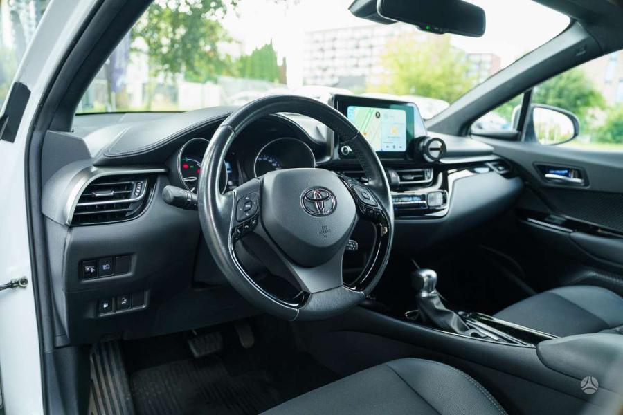 Balts Toyota C-HR 2022 Viļņa, ar dzinēja tilpumu 1.80 L un nobraukumu 122 tūkst. km par 19900 €, foto 19 vietnē AUTOMOTO.COM.LV