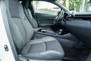 Balts Toyota C-HR 2022 Viļņa, ar dzinēja tilpumu 1.80 L un nobraukumu 122 tūkst. km par 19900 €, foto 23 vietnē AUTOMOTO.COM.LV