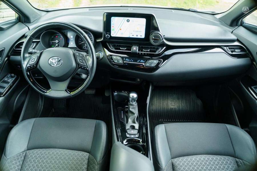 Balts Toyota C-HR 2022 Viļņa, ar dzinēja tilpumu 1.80 L un nobraukumu 122 tūkst. km par 19900 €, foto 25 vietnē AUTOMOTO.COM.LV