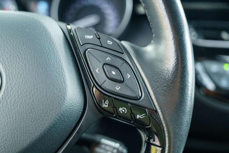 Balts Toyota C-HR 2022 Viļņa, ar dzinēja tilpumu 1.80 L un nobraukumu 122 tūkst. km par 19900 €, foto 27 vietnē AUTOMOTO.COM.LV