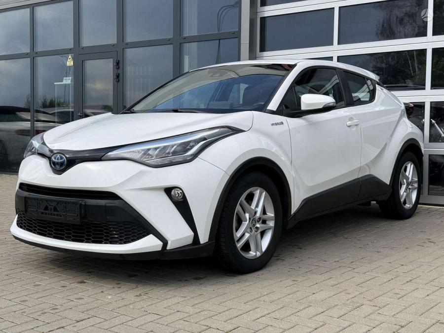 Белый Тойота C-HR 2022 в Вильнюс, объемом двигателя 1.80 л и пробегом 533 тыс. км за 12000 €, фото 3 на AUTOMOTO.COM.LV