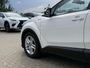 Белый Тойота C-HR 2022 в Вильнюс, объемом двигателя 1.80 л и пробегом 533 тыс. км за 12000 €, фото 7 на AUTOMOTO.COM.LV