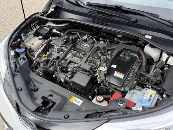 Белый Тойота C-HR 2022 в Вильнюс, объемом двигателя 1.80 л и пробегом 533 тыс. км за 12000 €, фото 9 на AUTOMOTO.COM.LV