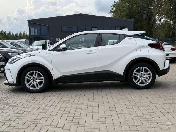 Белый Тойота C-HR 2022 в Вильнюс, объемом двигателя 1.80 л и пробегом 533 тыс. км за 12000 €, фото 11 на AUTOMOTO.COM.LV