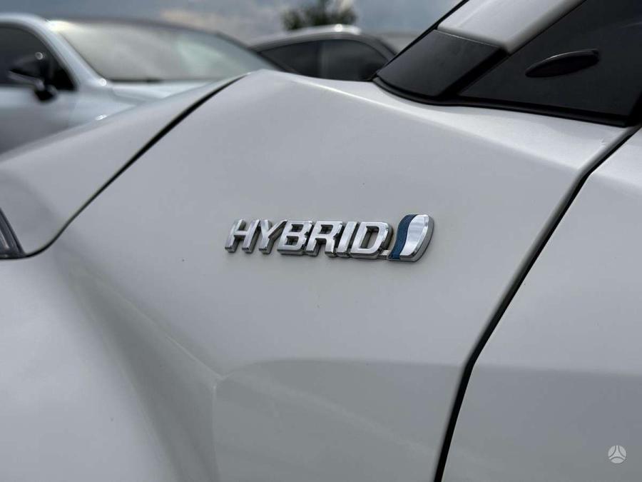 Белый Тойота C-HR 2022 в Вильнюс, объемом двигателя 1.80 л и пробегом 533 тыс. км за 12000 €, фото 12 на AUTOMOTO.COM.LV