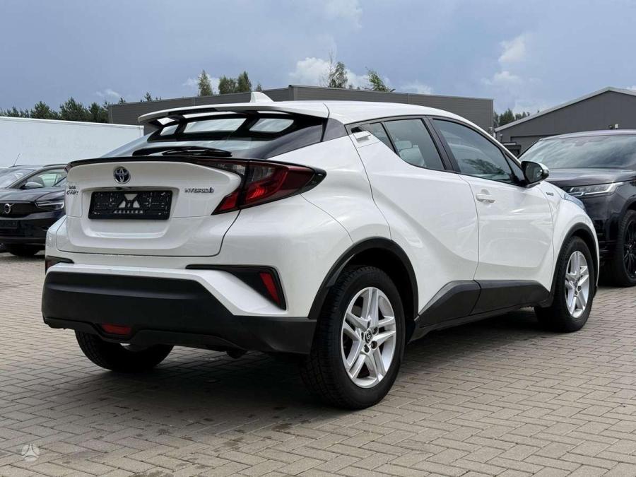 Белый Тойота C-HR 2022 в Вильнюс, объемом двигателя 1.80 л и пробегом 533 тыс. км за 12000 €, фото 16 на AUTOMOTO.COM.LV