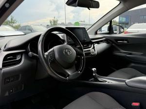 Белый Тойота C-HR 2022 в Вильнюс, объемом двигателя 1.80 л и пробегом 533 тыс. км за 12000 €, фото 27 на AUTOMOTO.COM.LV