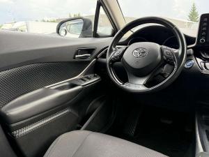 Белый Тойота C-HR 2022 в Вильнюс, объемом двигателя 1.80 л и пробегом 533 тыс. км за 12000 €, фото 43 на AUTOMOTO.COM.LV