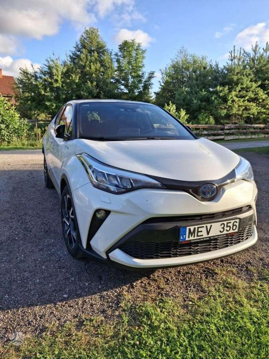 Белый Тойота C-HR 2022 в Вильнюс, объемом двигателя 1.80 л и пробегом 67 тыс. км за 25500 €, фото 4 на AUTOMOTO.COM.LV