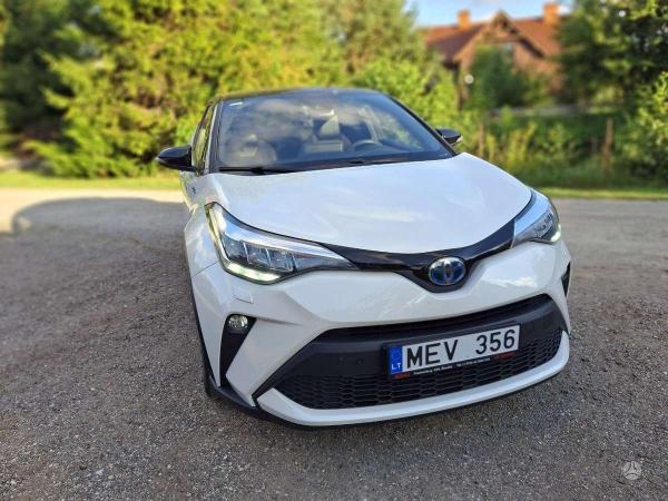 Белый Тойота C-HR 2022 в Вильнюс, объемом двигателя 1.80 л и пробегом 67 тыс. км за 25500 €, фото 9 на AUTOMOTO.COM.LV