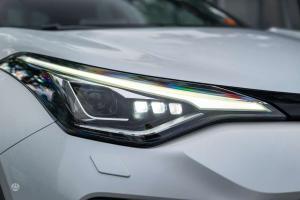 Balts Toyota C-HR 2022 Viļņa, ar dzinēja tilpumu 1.80 L un nobraukumu 49 tūkst. km par 23500 €, foto 4 vietnē AUTOMOTO.COM.LV
