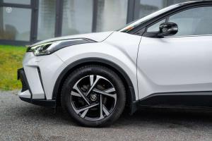 Balts Toyota C-HR 2022 Viļņa, ar dzinēja tilpumu 1.80 L un nobraukumu 49 tūkst. km par 23500 €, foto 10 vietnē AUTOMOTO.COM.LV