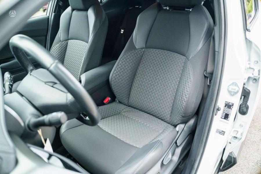 Balts Toyota C-HR 2022 Viļņa, ar dzinēja tilpumu 1.80 L un nobraukumu 49 tūkst. km par 23500 €, foto 20 vietnē AUTOMOTO.COM.LV
