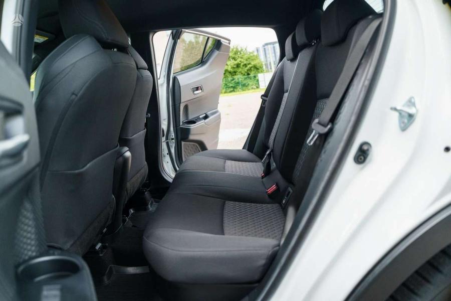 Balts Toyota C-HR 2022 Viļņa, ar dzinēja tilpumu 1.80 L un nobraukumu 49 tūkst. km par 23500 €, foto 24 vietnē AUTOMOTO.COM.LV