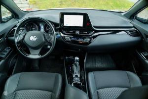 Balts Toyota C-HR 2022 Viļņa, ar dzinēja tilpumu 1.80 L un nobraukumu 49 tūkst. km par 23500 €, foto 25 vietnē AUTOMOTO.COM.LV