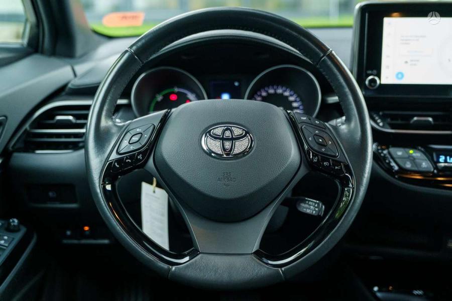 Balts Toyota C-HR 2022 Viļņa, ar dzinēja tilpumu 1.80 L un nobraukumu 49 tūkst. km par 23500 €, foto 26 vietnē AUTOMOTO.COM.LV