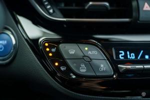 Balts Toyota C-HR 2022 Viļņa, ar dzinēja tilpumu 1.80 L un nobraukumu 49 tūkst. km par 23500 €, foto 31 vietnē AUTOMOTO.COM.LV