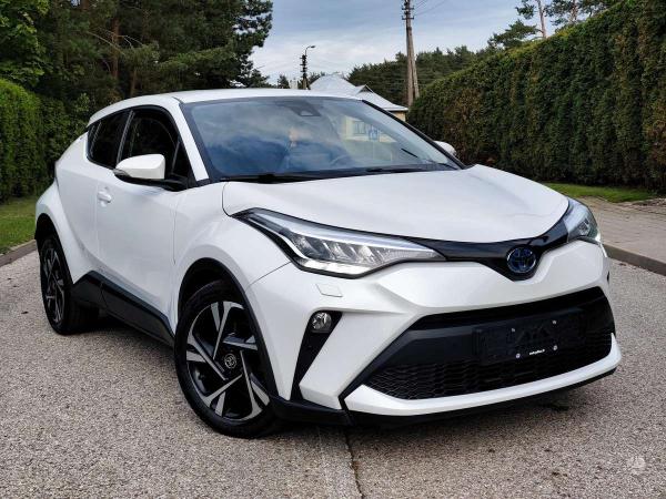 Белый Тойота C-HR 2022 в Аникщяй, объемом двигателя 1.80 л и пробегом 189 тыс. км за 13250 €, фото 3 на AUTOMOTO.COM.LV