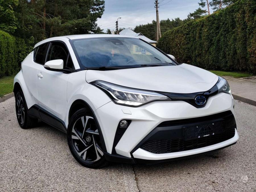 Белый Тойота C-HR 2022 в Аникщяй, объемом двигателя 1.80 л и пробегом 189 тыс. км за 13250 €, фото 3 на AUTOMOTO.COM.LV