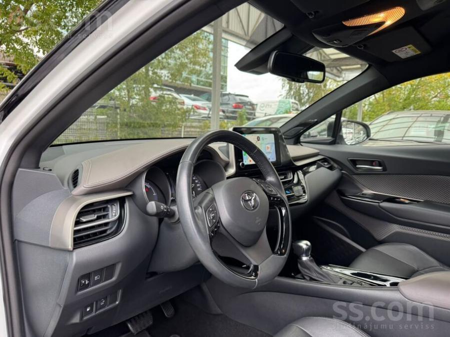 Белый Тойота C-HR 2022 в Рига, объемом двигателя 2.00 л и пробегом 50 тыс. км за 23850 €, фото 6 на AUTOMOTO.COM.LV