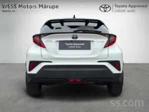 Белый Тойота C-HR 2022 в Рига, объемом двигателя 1.80 л и пробегом 39 тыс. км за 22990 €, фото 5 на AUTOMOTO.COM.LV