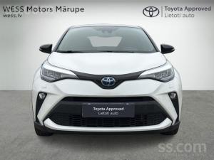 Белый Тойота C-HR 2022 в Рига, объемом двигателя 1.80 л и пробегом 39 тыс. км за 22990 €, фото 6 на AUTOMOTO.COM.LV