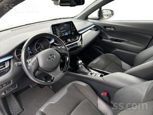 Белый Тойота C-HR 2022 в Рига, объемом двигателя 1.80 л и пробегом 39 тыс. км за 22990 €, фото 12 на AUTOMOTO.COM.LV