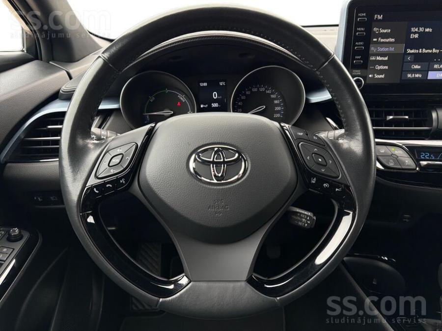 Белый Тойота C-HR 2022 в Рига, объемом двигателя 1.80 л и пробегом 39 тыс. км за 22990 €, фото 13 на AUTOMOTO.COM.LV