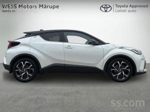 Белый Тойота C-HR 2022 в Рига, объемом двигателя 1.80 л и пробегом 39 тыс. км за 22990 €, фото 17 на AUTOMOTO.COM.LV