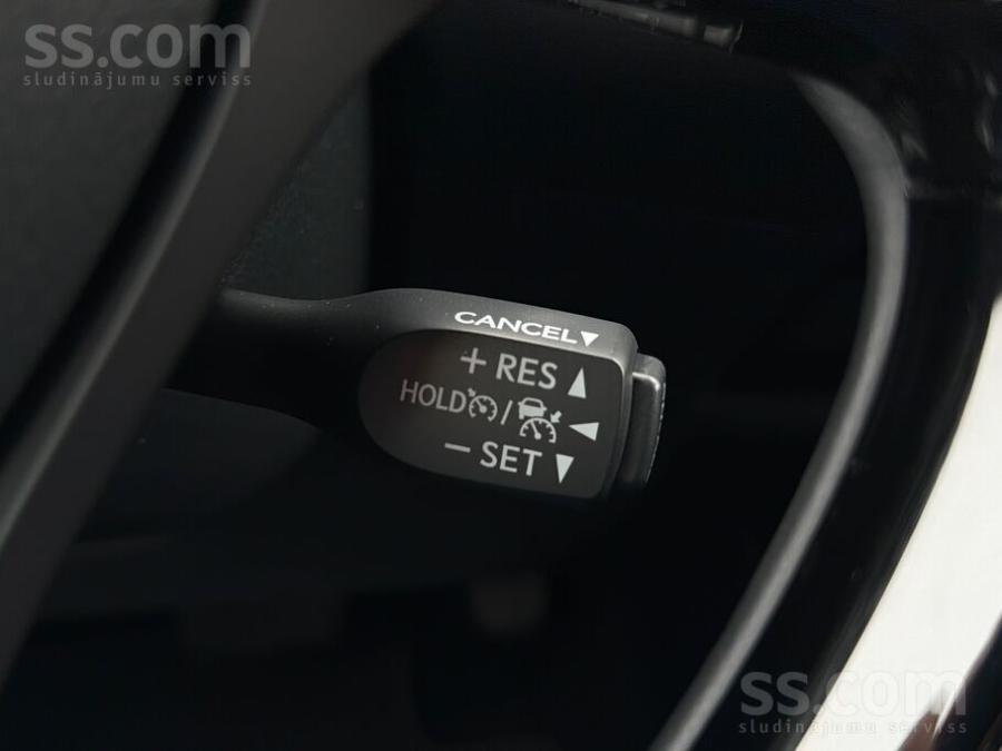 Белый Тойота C-HR 2022 в Рига, объемом двигателя 1.80 л и пробегом 39 тыс. км за 22990 €, фото 25 на AUTOMOTO.COM.LV