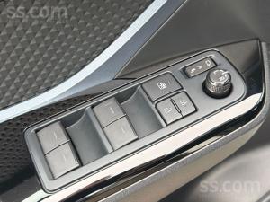 Белый Тойота C-HR 2022 в Рига, объемом двигателя 1.80 л и пробегом 39 тыс. км за 22990 €, фото 26 на AUTOMOTO.COM.LV