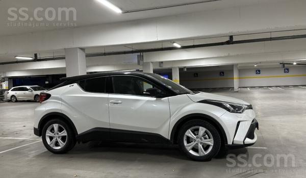 Balts Toyota C-HR 2023 Rīga, ar dzinēja tilpumu 2.00 L un nobraukumu 15 tūkst. km par 29200 €, foto 5 vietnē AUTOMOTO.COM.LV