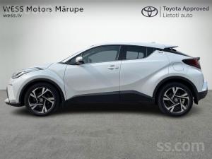 Белый Тойота C-HR 2023 в Рига, объемом двигателя 1.80 л и пробегом 38 тыс. км за 25990 €, фото 3 на AUTOMOTO.COM.LV