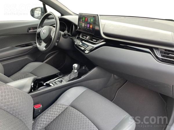 Белый Тойота C-HR 2023 в Рига, объемом двигателя 1.80 л и пробегом 38 тыс. км за 25990 €, фото 6 на AUTOMOTO.COM.LV