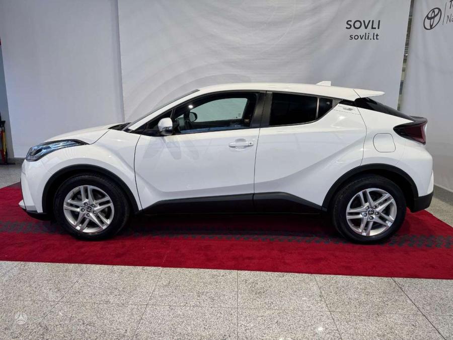 Balts Toyota C-HR 2023 Šauļi, ar dzinēja tilpumu 1.80 L un nobraukumu 21 tūkst. km par 23900 €, foto 5 vietnē AUTOMOTO.COM.LV