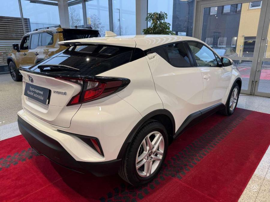 Balts Toyota C-HR 2023 Šauļi, ar dzinēja tilpumu 1.80 L un nobraukumu 21 tūkst. km par 23900 €, foto 7 vietnē AUTOMOTO.COM.LV