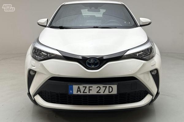 White Toyota C-HR 2023 in Kaunas, with an engine capacity of 0.00 L and mileage of 76 thousand km for 26049 €, photo 4 on AUTOMOTO.COM.LV