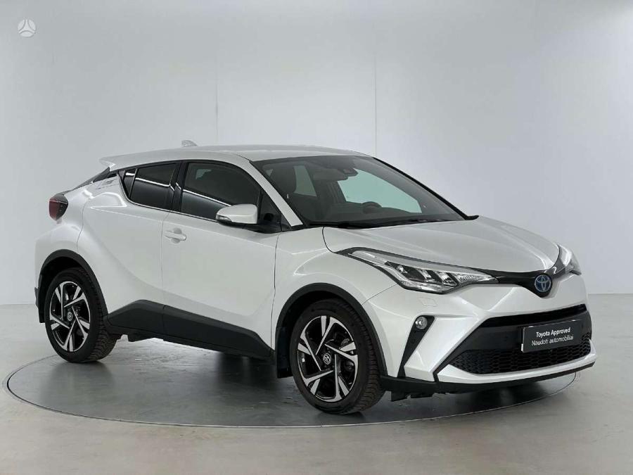 Белый Тойота C-HR 2023 в Вильнюс, объемом двигателя 1.80 л и пробегом 54 тыс. км за 23500 €, фото 14 на AUTOMOTO.COM.LV