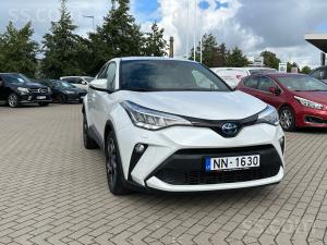 Белый Тойота C-HR 2023 в Лиепая, объемом двигателя 1.80 л и пробегом 51 тыс. км за 23200 €, фото 5 на AUTOMOTO.COM.LV