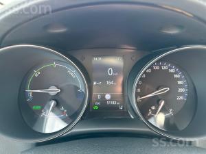 Белый Тойота C-HR 2023 в Лиепая, объемом двигателя 1.80 л и пробегом 51 тыс. км за 23200 €, фото 13 на AUTOMOTO.COM.LV