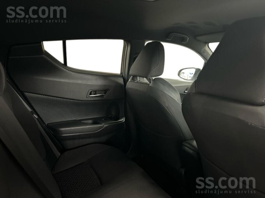 Balts Toyota C-HR 2023 Rīga, ar dzinēja tilpumu 1.80 L un nobraukumu 48 tūkst. km par 23990 €, foto 8 vietnē AUTOMOTO.COM.LV