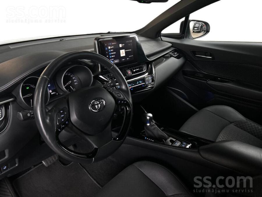 Balts Toyota C-HR 2023 Rīga, ar dzinēja tilpumu 1.80 L un nobraukumu 48 tūkst. km par 23990 €, foto 12 vietnē AUTOMOTO.COM.LV